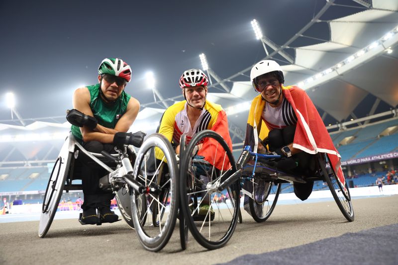 Peter Genyn wereldkampioen op de 100 meter, zilver voor Roger Habsch ...