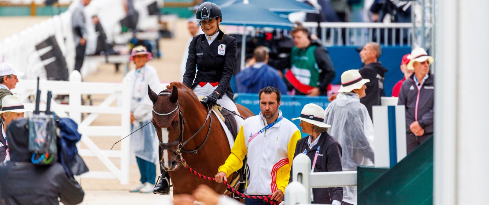 Dressuurrijdster Barbara Minneci wordt zevende in individuele test van ...